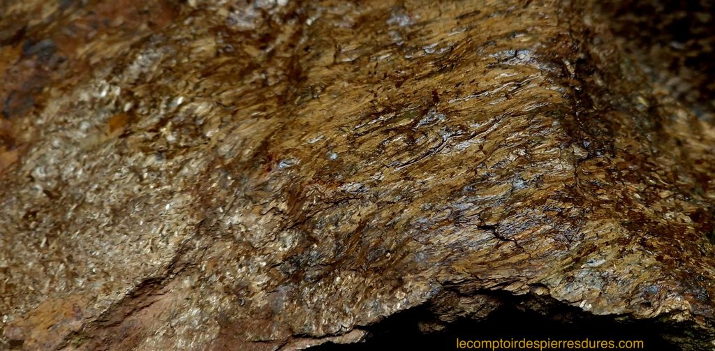 Bronzite – Le Comptoir des Pierres Dures